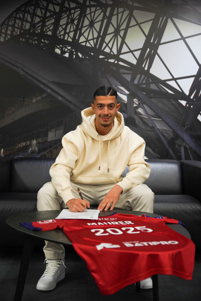 Premier contrat pro pour Aïman Maurer - Clermont Foot